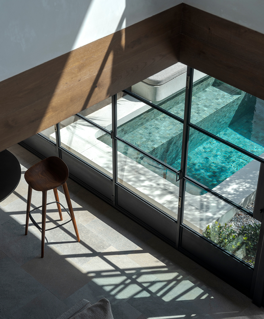 Discover the Beauty of Large Format Pool Tiles