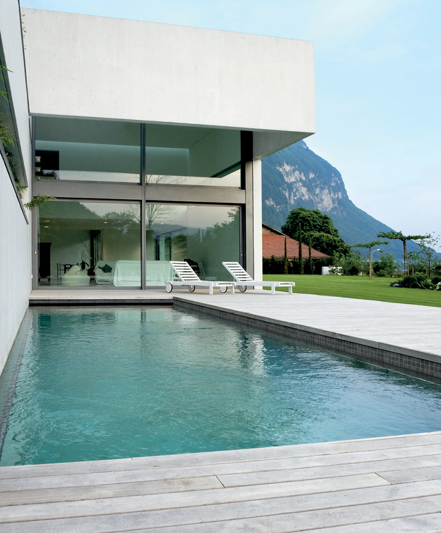 Discover the Beauty of Large Format Pool Tiles