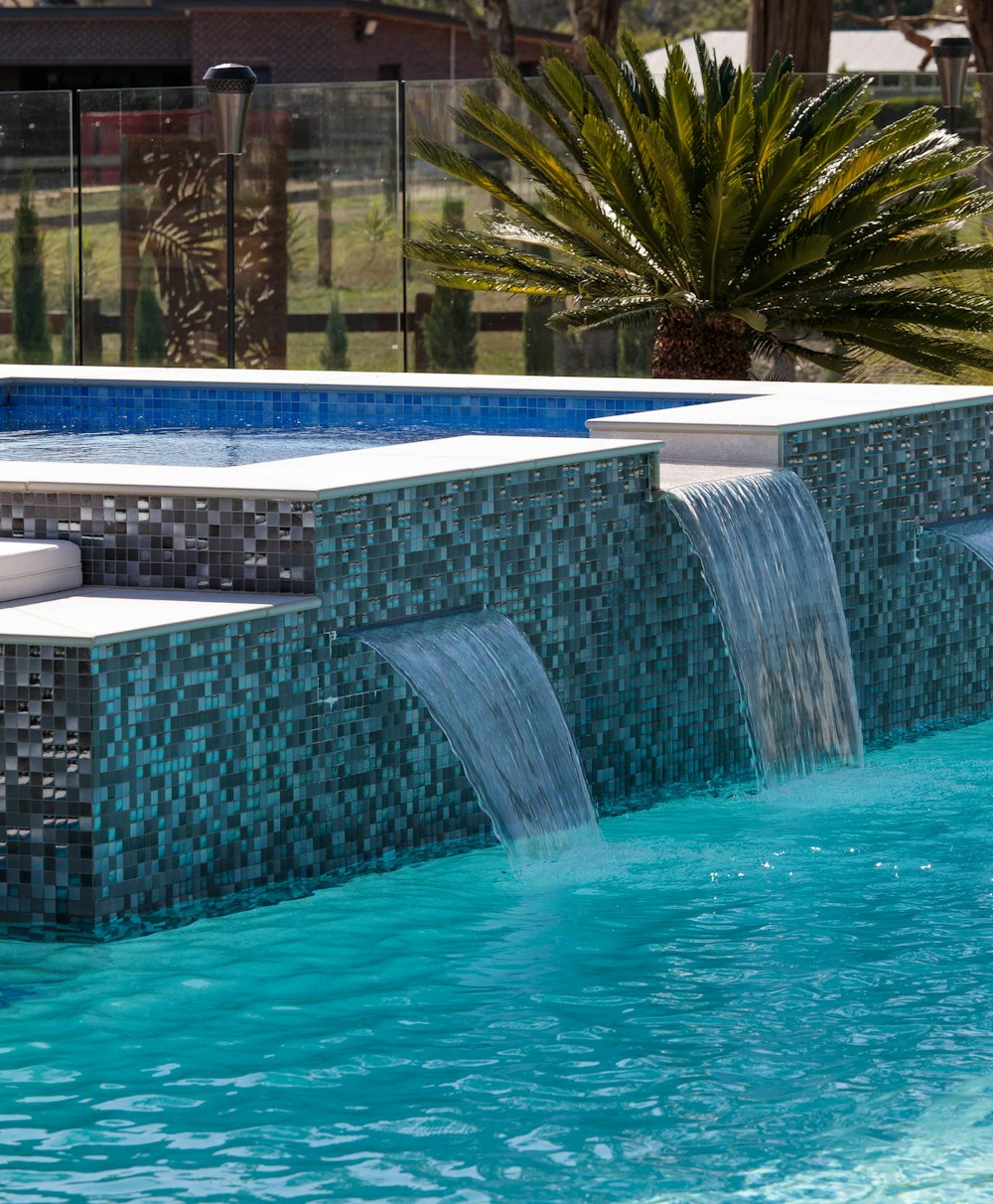 How to Choose the Right Pool Tiles