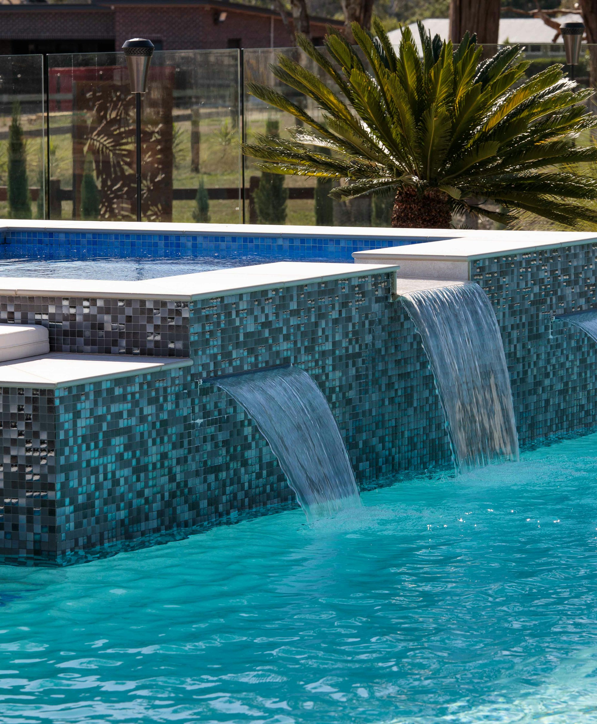 How to Choose the Right Pool Tiles