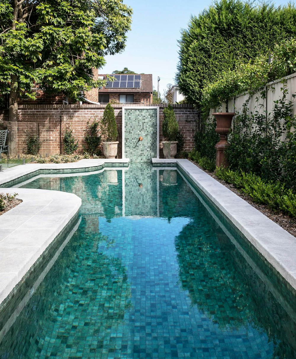How to Choose the Right Pool Tiles
