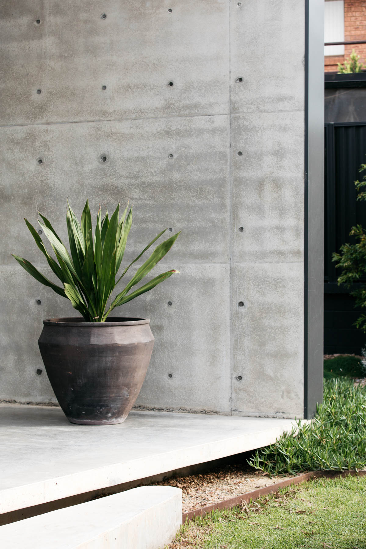 Artisan Exterior | Landare Correa Traditional Clay Pots