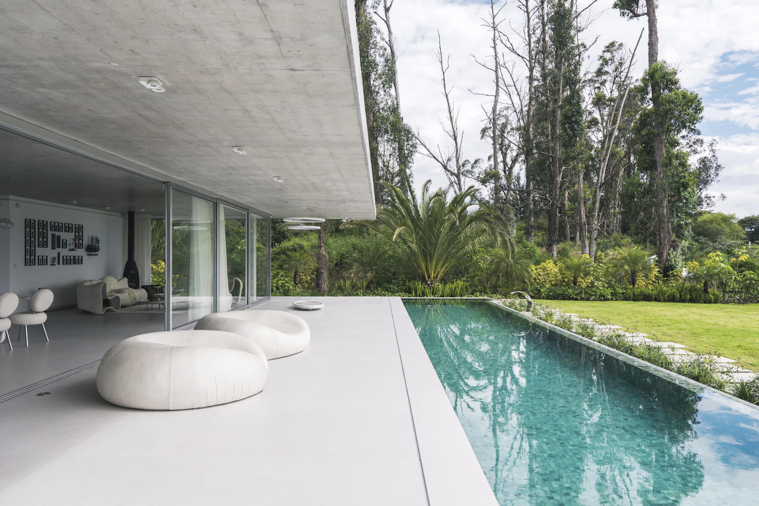 Artisan Exterior | Trace Spanish Glass Pool Tiles & Mosaics