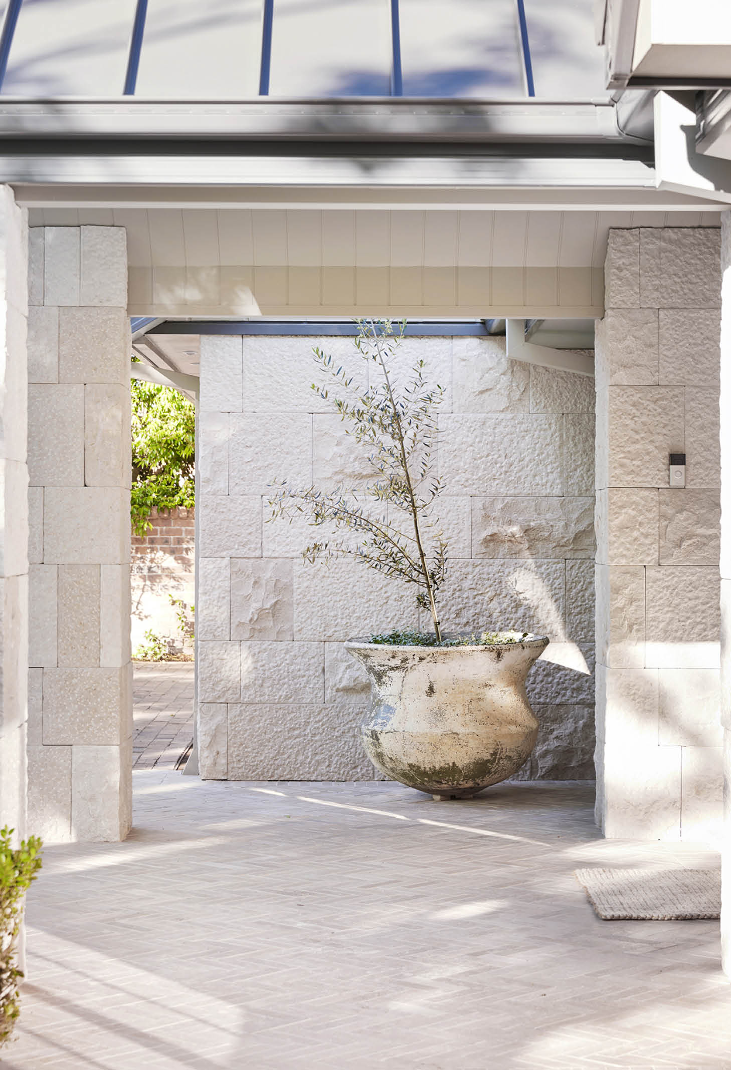 Artisan Exterior | Calcario Linear Stone Wall Cladding
