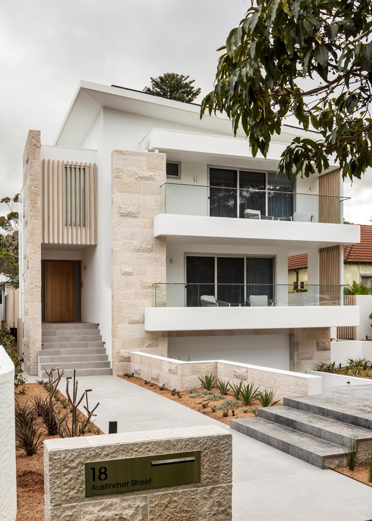 Artisan Exterior | Calcario Linear Stone Wall Cladding