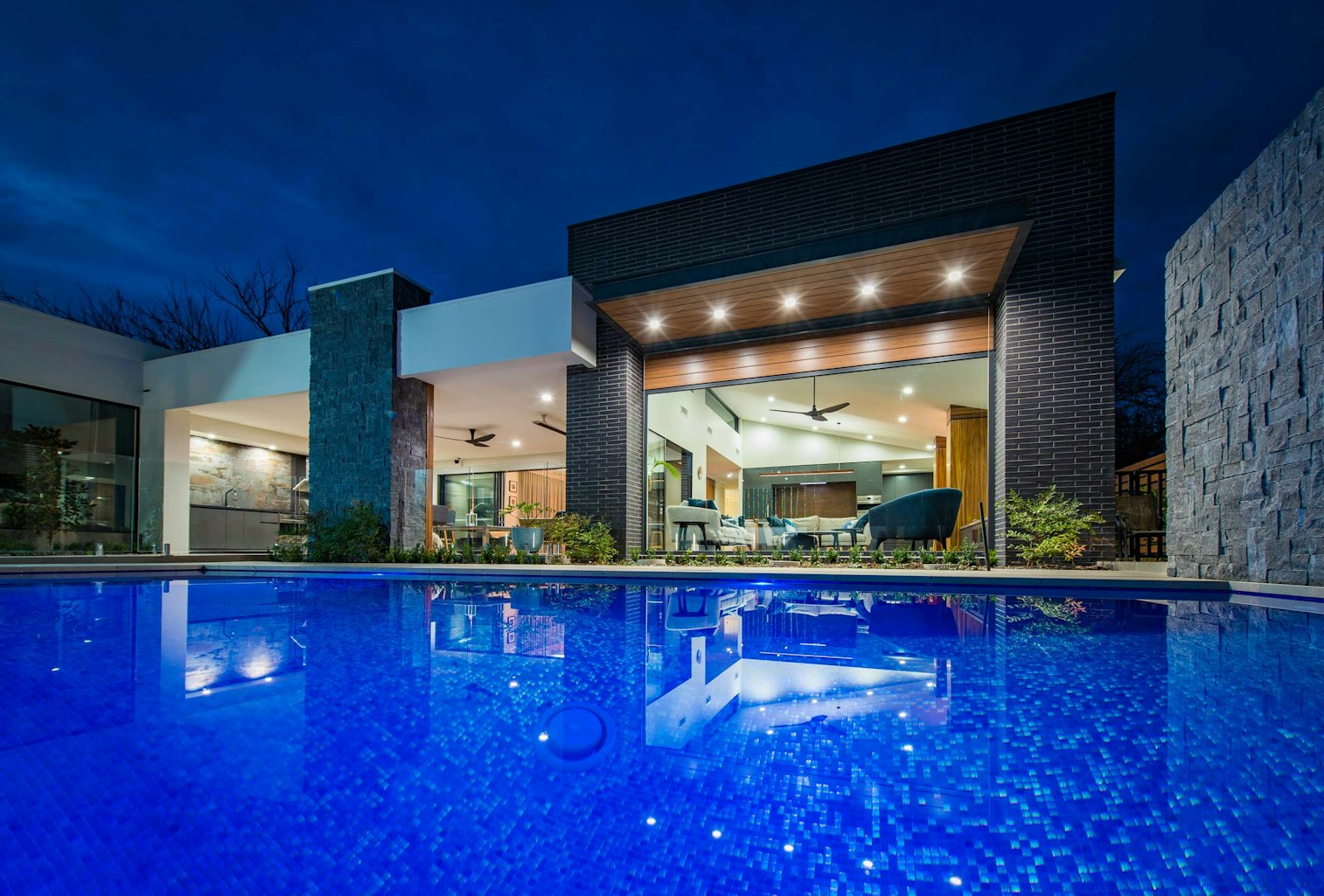 Artisan Exterior | Noir Modular Stone Wall Cladding