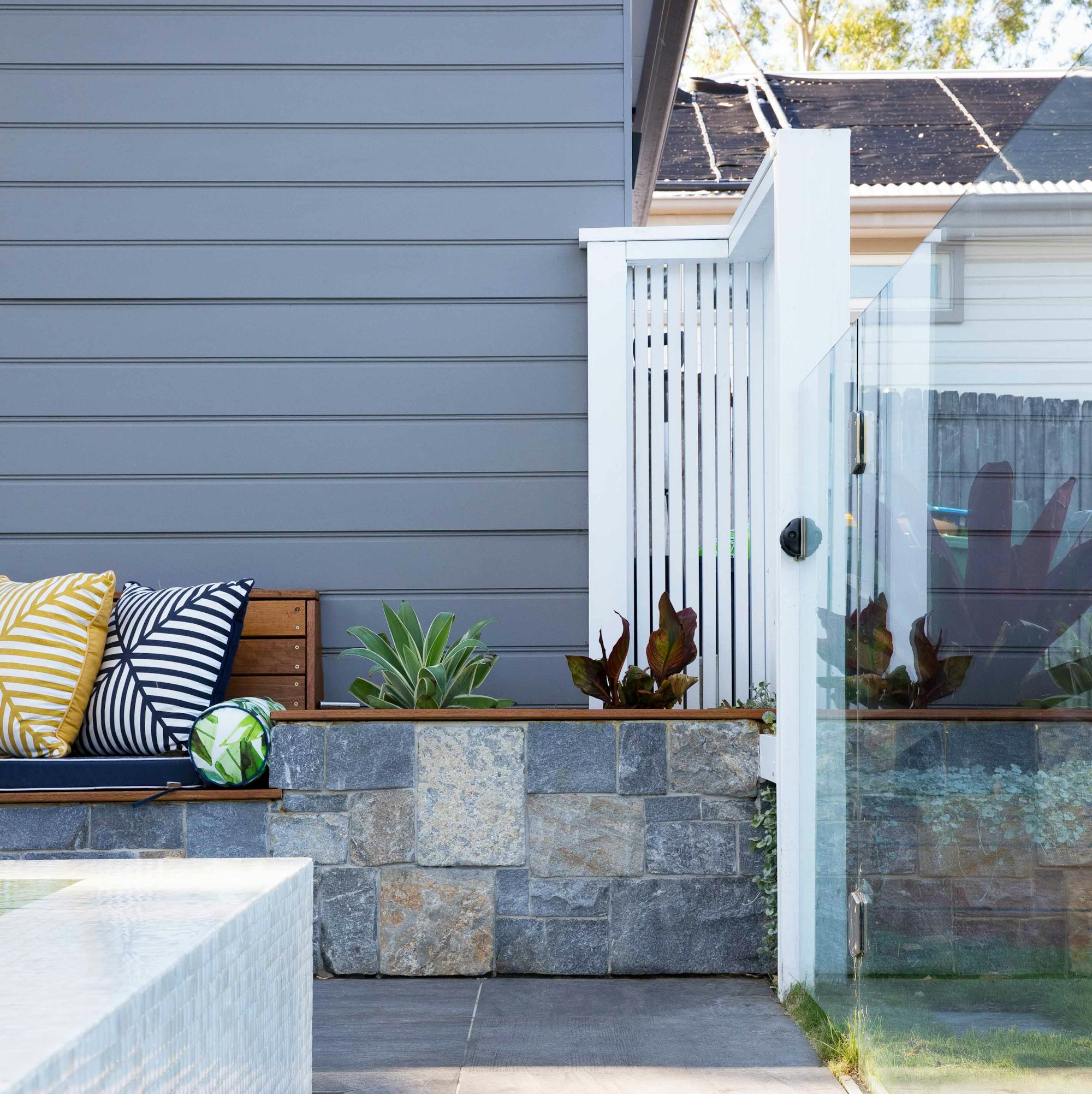 Artisan Exterior | Summit Modular Stone Wall Cladding